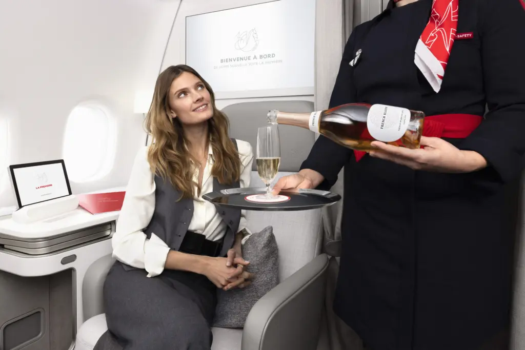 Air France introduces alcohol-free sparkling rosé in La Première with ...